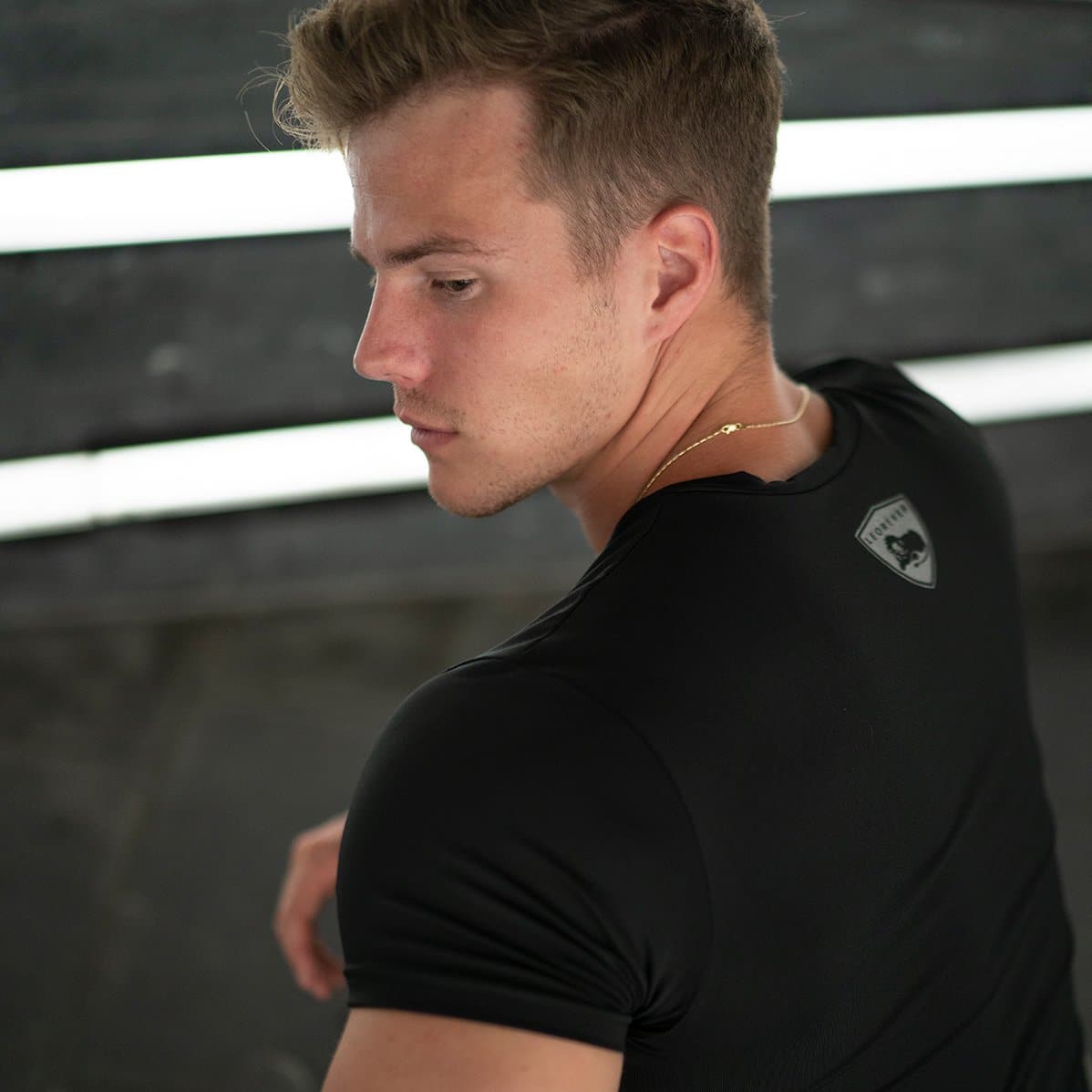 Mens Short Sleeve Balanced Compression Shirt – LEORÊVER